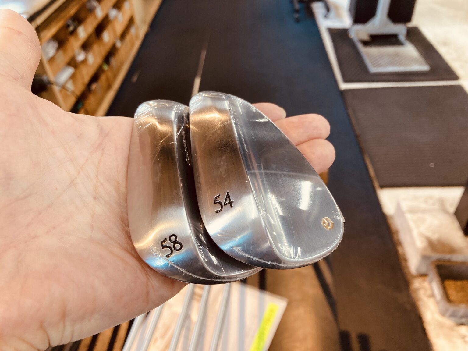 WEDGEを加える。 - EPON GOLF Official（エポンゴルフ）